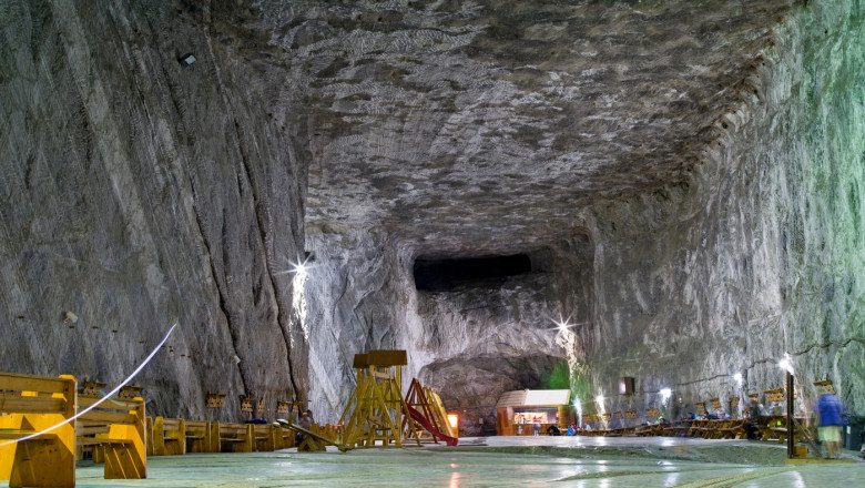 Staţii Seismice La Salina Praid Pentru Prevenirea Prăbuşi